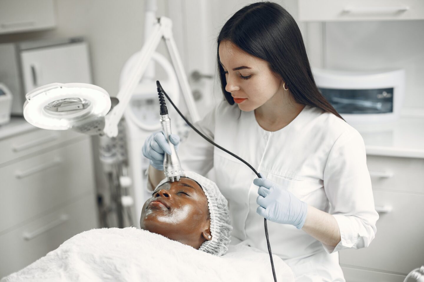 Comparing the Efficacies of Diode Laser Vs IPL in Modern Skincare